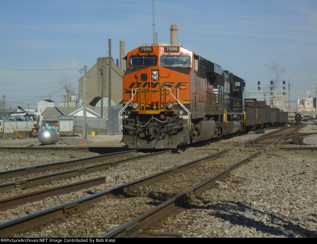 BN 7096 NS 2802 Approaching Diamond